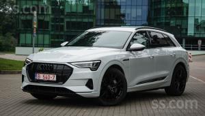 Белый Ауди E-Tron 2022 в Рига, объемом двигателя 0.00 л и пробегом 114 тыс. км за 27950 €, фото  на AUTOMOTO.COM.LV