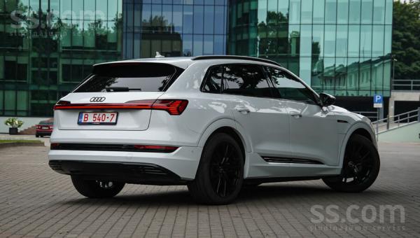 Balts Audi E-Tron 2022 Rīga, ar dzinēja tilpumu 0.00 L un nobraukumu 114 tūkst. km par 27950 €, foto 5 vietnē AUTOMOTO.COM.LV