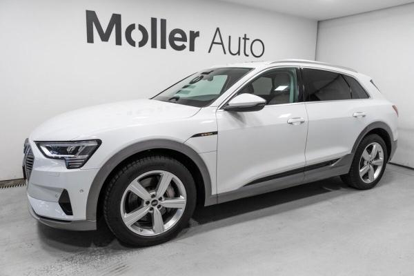 White Audi E-Tron 2022 in Vilnius, with an engine capacity of 0.00 L and mileage of 49 thousand km for 33500 €, photo 2 on AUTOMOTO.COM.LV