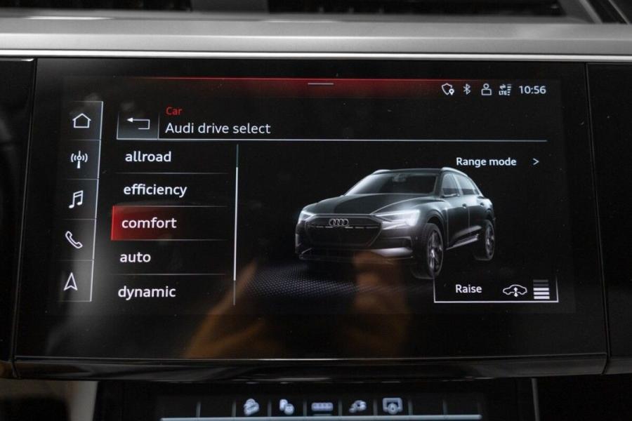 Белый Ауди E-Tron 2022 в Вильнюс, объемом двигателя 0.00 л и пробегом 49 тыс. км за 33500 €, фото 17 на AUTOMOTO.COM.LV