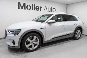 Balts Audi E-Tron 2022 Viļņa, ar dzinēja tilpumu 0.00 L un nobraukumu 49 tūkst. km par 33500 €, foto 3 vietnē AUTOMOTO.COM.LV