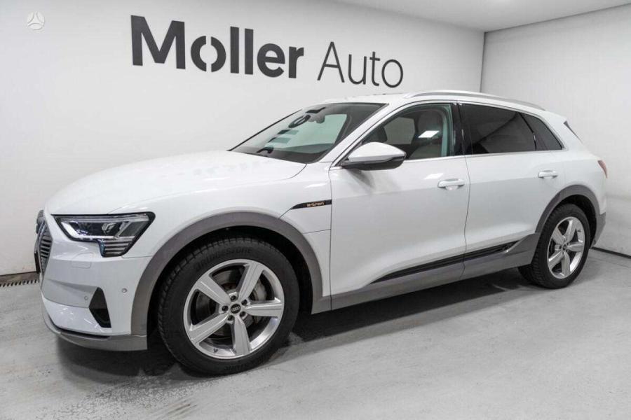 Balts Audi E-Tron 2022 Viļņa, ar dzinēja tilpumu 0.00 L un nobraukumu 49 tūkst. km par 33500 €, foto 3 vietnē AUTOMOTO.COM.LV