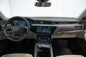 Balts Audi E-Tron 2022 Viļņa, ar dzinēja tilpumu 0.00 L un nobraukumu 49 tūkst. km par 33500 €, foto 10 vietnē AUTOMOTO.COM.LV
