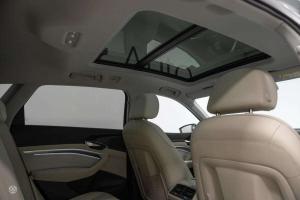 Balts Audi E-Tron 2022 Viļņa, ar dzinēja tilpumu 0.00 L un nobraukumu 49 tūkst. km par 33500 €, foto 22 vietnē AUTOMOTO.COM.LV