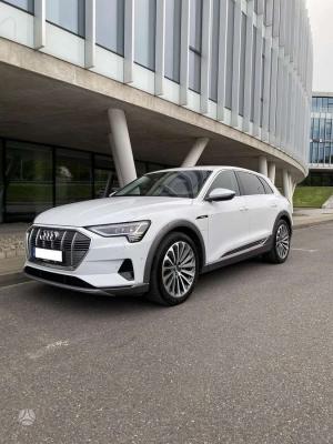Белый Ауди E-Tron 2022 в Вильнюс, объемом двигателя 0.00 л и пробегом 66 тыс. км за 34500 €, фото  на AUTOMOTO.COM.LV