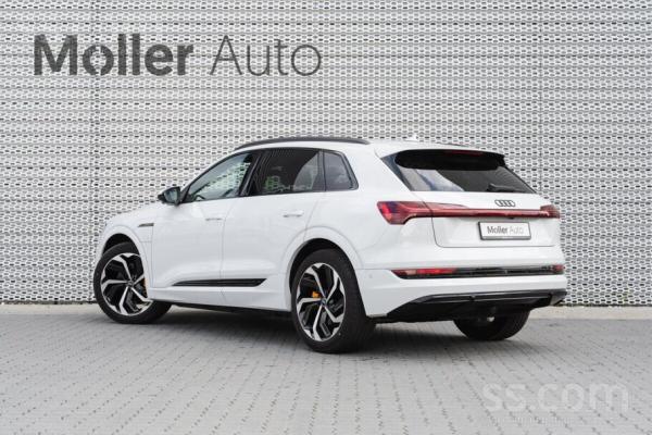 White Audi E-Tron 2022 in Riga, with an engine capacity of 0.00 L and mileage of 34 thousand km for 42000 €, photo 3 on AUTOMOTO.COM.LV
