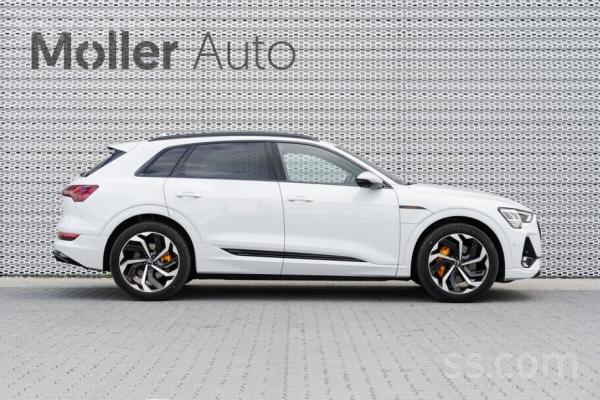 White Audi E-Tron 2022 in Riga, with an engine capacity of 0.00 L and mileage of 34 thousand km for 42000 €, photo 5 on AUTOMOTO.COM.LV