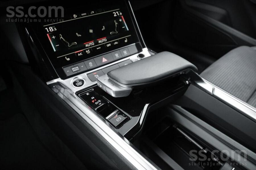 Balts Audi E-Tron 2022 Rīga, ar dzinēja tilpumu 0.00 L un nobraukumu 34 tūkst. km par 42000 €, foto 32 vietnē AUTOMOTO.COM.LV
