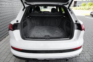 Balts Audi E-Tron 2022 Rīga, ar dzinēja tilpumu 0.00 L un nobraukumu 34 tūkst. km par 42000 €, foto 34 vietnē AUTOMOTO.COM.LV