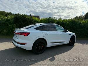 White Audi E-Tron 2022 in Tallinn, with an engine capacity of 0.00 L and mileage of 58 thousand km for 42500 €, photo 5 on AUTOMOTO.COM.LV