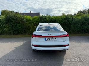 White Audi E-Tron 2022 in Tallinn, with an engine capacity of 0.00 L and mileage of 58 thousand km for 42500 €, photo 7 on AUTOMOTO.COM.LV