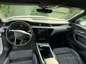 White Audi E-Tron 2022 in Tallinn, with an engine capacity of 0.00 L and mileage of 58 thousand km for 42500 €, photo 8 on AUTOMOTO.COM.LV