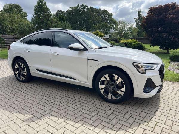 Balts Audi E-Tron 2022 Kretinga, ar dzinēja tilpumu 0.00 L un nobraukumu 41 tūkst. km par 43000 €, foto 1 vietnē AUTOMOTO.COM.LV