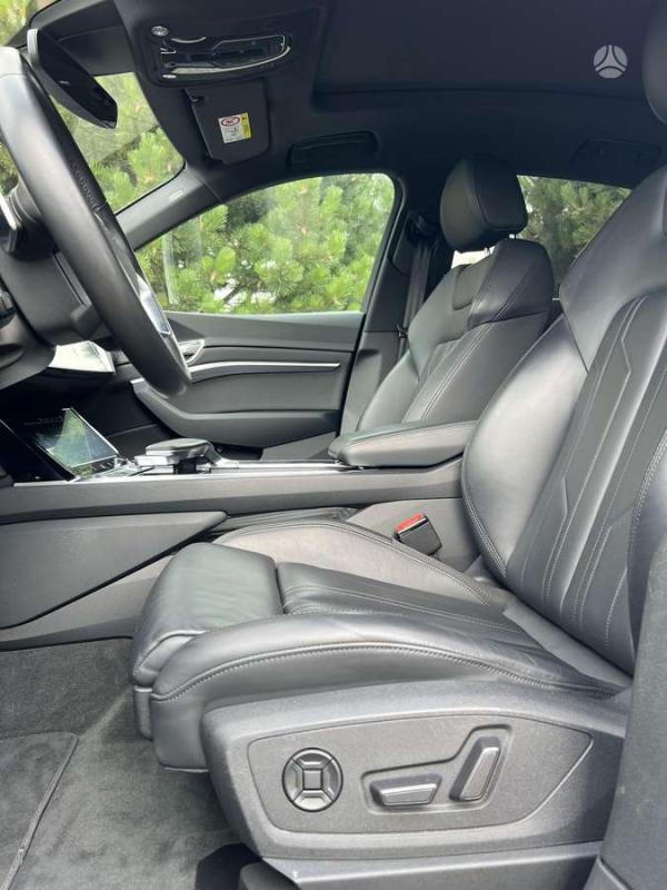 Balts Audi E-Tron 2022 Kretinga, ar dzinēja tilpumu 0.00 L un nobraukumu 41 tūkst. km par 43000 €, foto 10 vietnē AUTOMOTO.COM.LV