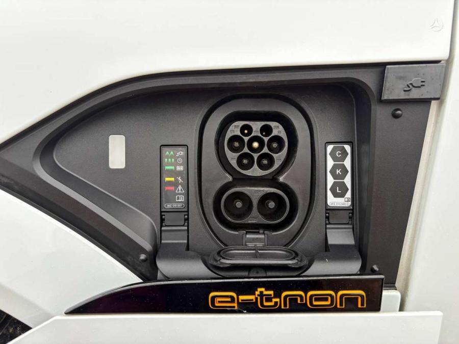 Balts Audi E-Tron 2022 Viļņa, ar dzinēja tilpumu 0.00 L un nobraukumu 90 tūkst. km par 38300 €, foto 14 vietnē AUTOMOTO.COM.LV