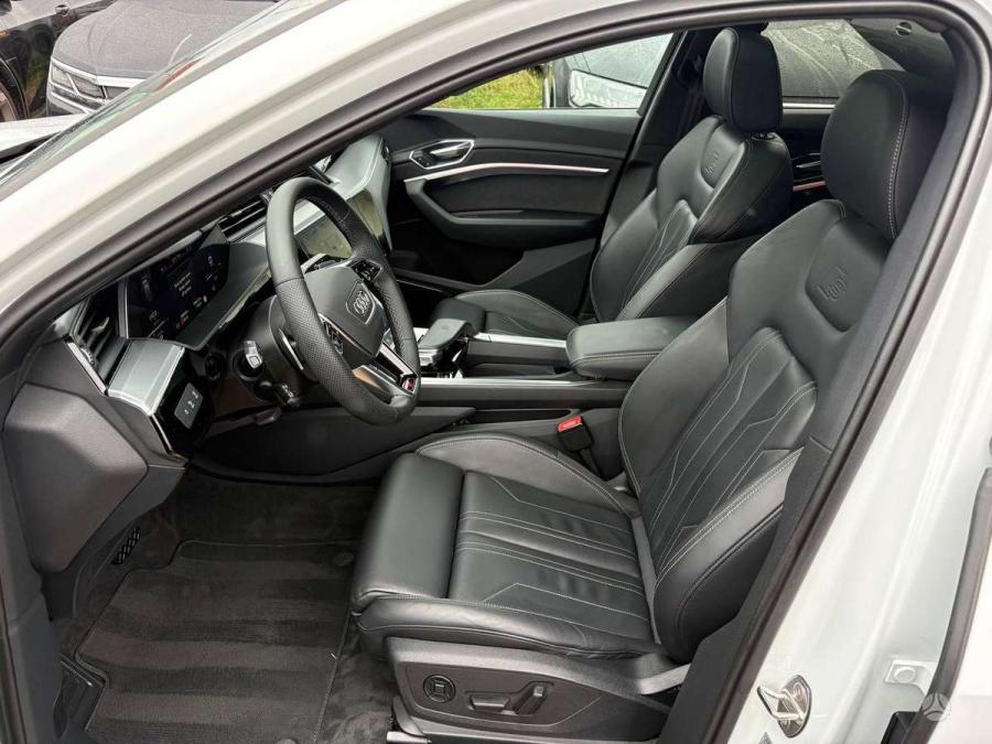 Balts Audi E-Tron 2022 Viļņa, ar dzinēja tilpumu 0.00 L un nobraukumu 90 tūkst. km par 38300 €, foto 15 vietnē AUTOMOTO.COM.LV