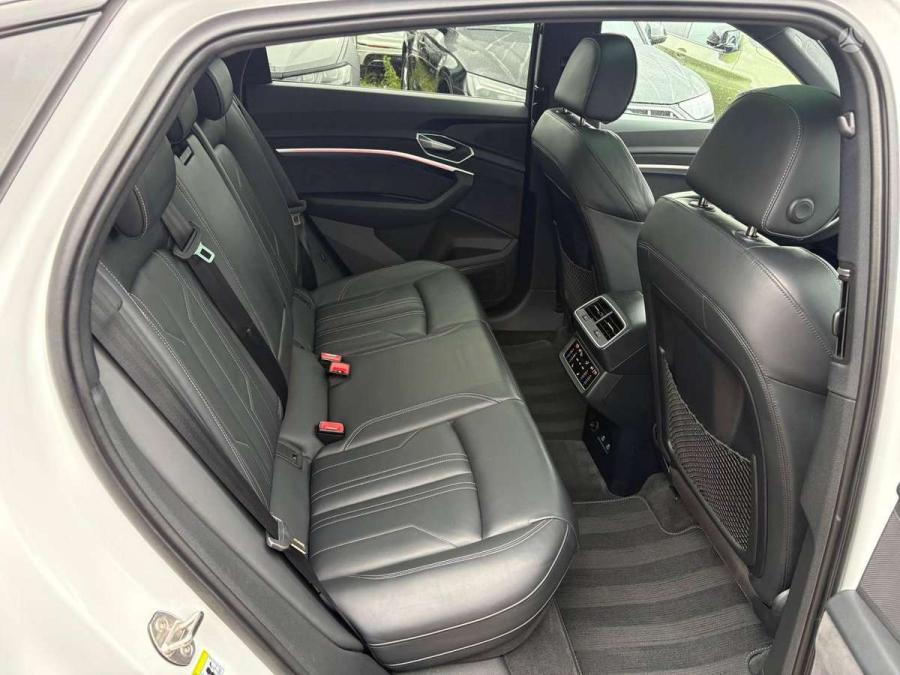 Balts Audi E-Tron 2022 Viļņa, ar dzinēja tilpumu 0.00 L un nobraukumu 90 tūkst. km par 38300 €, foto 21 vietnē AUTOMOTO.COM.LV