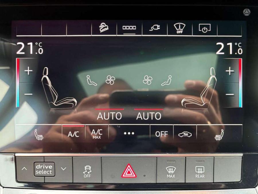 Balts Audi E-Tron 2022 Viļņa, ar dzinēja tilpumu 0.00 L un nobraukumu 90 tūkst. km par 38300 €, foto 32 vietnē AUTOMOTO.COM.LV