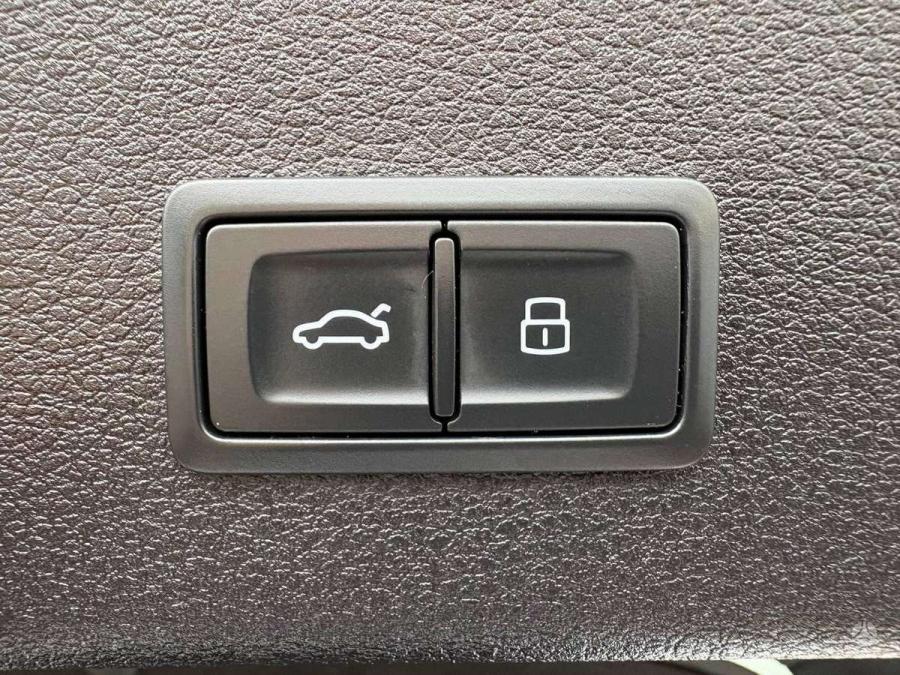 Balts Audi E-Tron 2022 Viļņa, ar dzinēja tilpumu 0.00 L un nobraukumu 90 tūkst. km par 38300 €, foto 35 vietnē AUTOMOTO.COM.LV