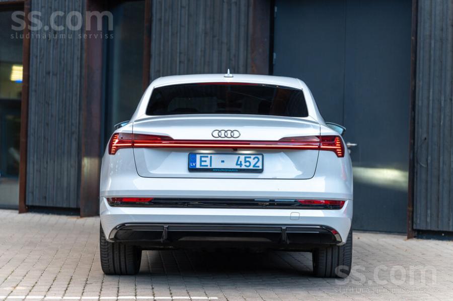 Balts Audi E-Tron 2022 Rīga, ar dzinēja tilpumu 0.00 L un nobraukumu 95 tūkst. km par 36500 €, foto 8 vietnē AUTOMOTO.COM.LV