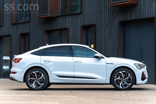 Balts Audi E-Tron 2022 Rīga, ar dzinēja tilpumu 0.00 L un nobraukumu 95 tūkst. km par 36500 €, foto 10 vietnē AUTOMOTO.COM.LV