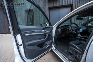 Balts Audi E-Tron 2022 Rīga, ar dzinēja tilpumu 0.00 L un nobraukumu 95 tūkst. km par 36500 €, foto 14 vietnē AUTOMOTO.COM.LV