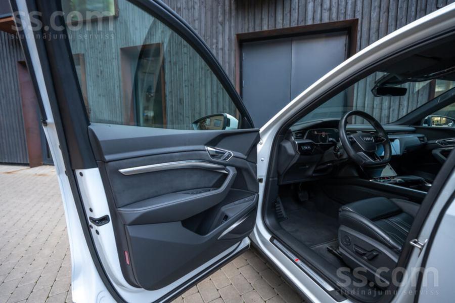 Balts Audi E-Tron 2022 Rīga, ar dzinēja tilpumu 0.00 L un nobraukumu 95 tūkst. km par 36500 €, foto 14 vietnē AUTOMOTO.COM.LV