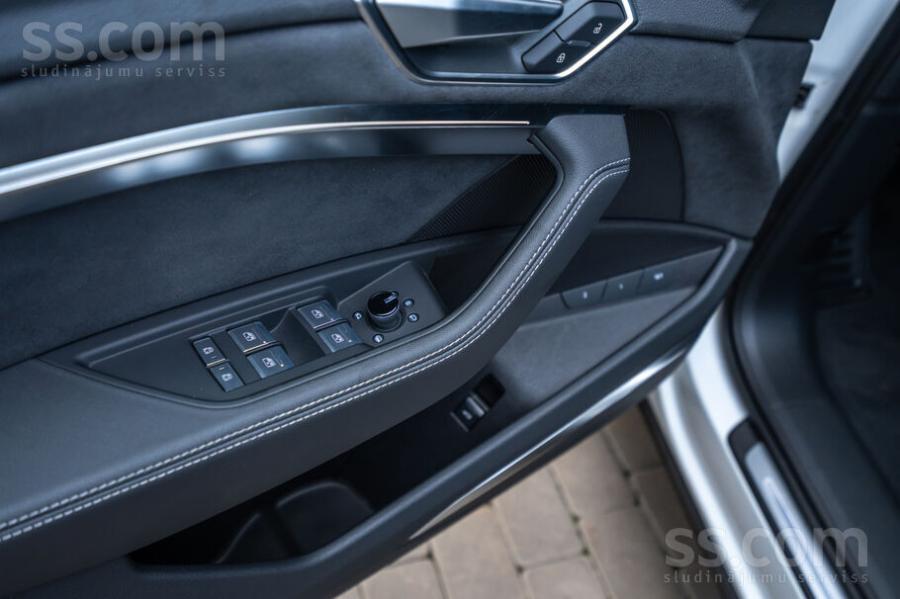 Balts Audi E-Tron 2022 Rīga, ar dzinēja tilpumu 0.00 L un nobraukumu 95 tūkst. km par 36500 €, foto 17 vietnē AUTOMOTO.COM.LV