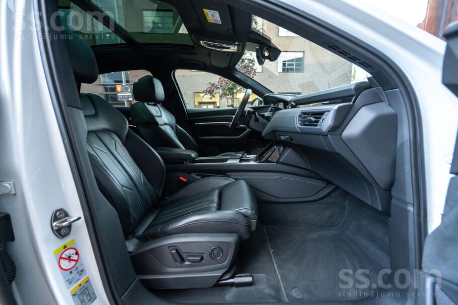 Balts Audi E-Tron 2022 Rīga, ar dzinēja tilpumu 0.00 L un nobraukumu 95 tūkst. km par 36500 €, foto 21 vietnē AUTOMOTO.COM.LV