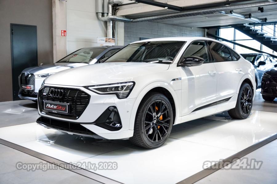 White Audi E-Tron 2022 in Tallinn, with an engine capacity of 0.00 L and mileage of 34 thousand km for 38500 €, photo 4 on AUTOMOTO.COM.LV
