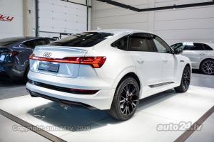 White Audi E-Tron 2022 in Tallinn, with an engine capacity of 0.00 L and mileage of 34 thousand km for 38500 €, photo 5 on AUTOMOTO.COM.LV