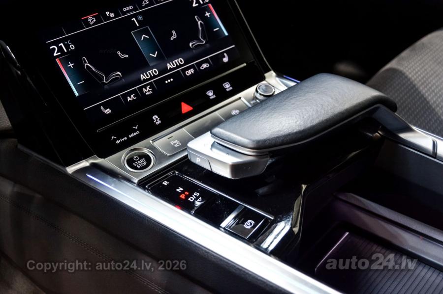 White Audi E-Tron 2022 in Tallinn, with an engine capacity of 0.00 L and mileage of 34 thousand km for 38500 €, photo 13 on AUTOMOTO.COM.LV