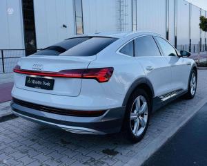 White Audi E-Tron 2022 in Vilnius, with an engine capacity of 0.00 L and mileage of 69 thousand km for 34990 €, photo 4 on AUTOMOTO.COM.LV
