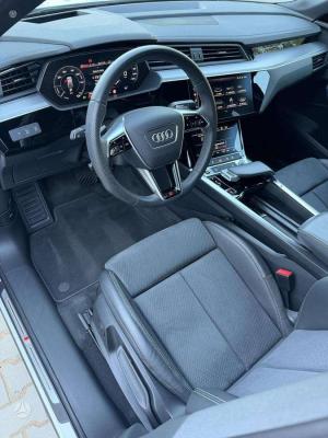 White Audi E-Tron 2022 in Vilnius, with an engine capacity of 0.00 L and mileage of 69 thousand km for 34990 €, photo 8 on AUTOMOTO.COM.LV