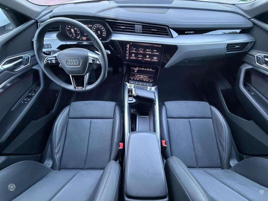White Audi E-Tron 2022 in Vilnius, with an engine capacity of 0.00 L and mileage of 69 thousand km for 34990 €, photo 12 on AUTOMOTO.COM.LV