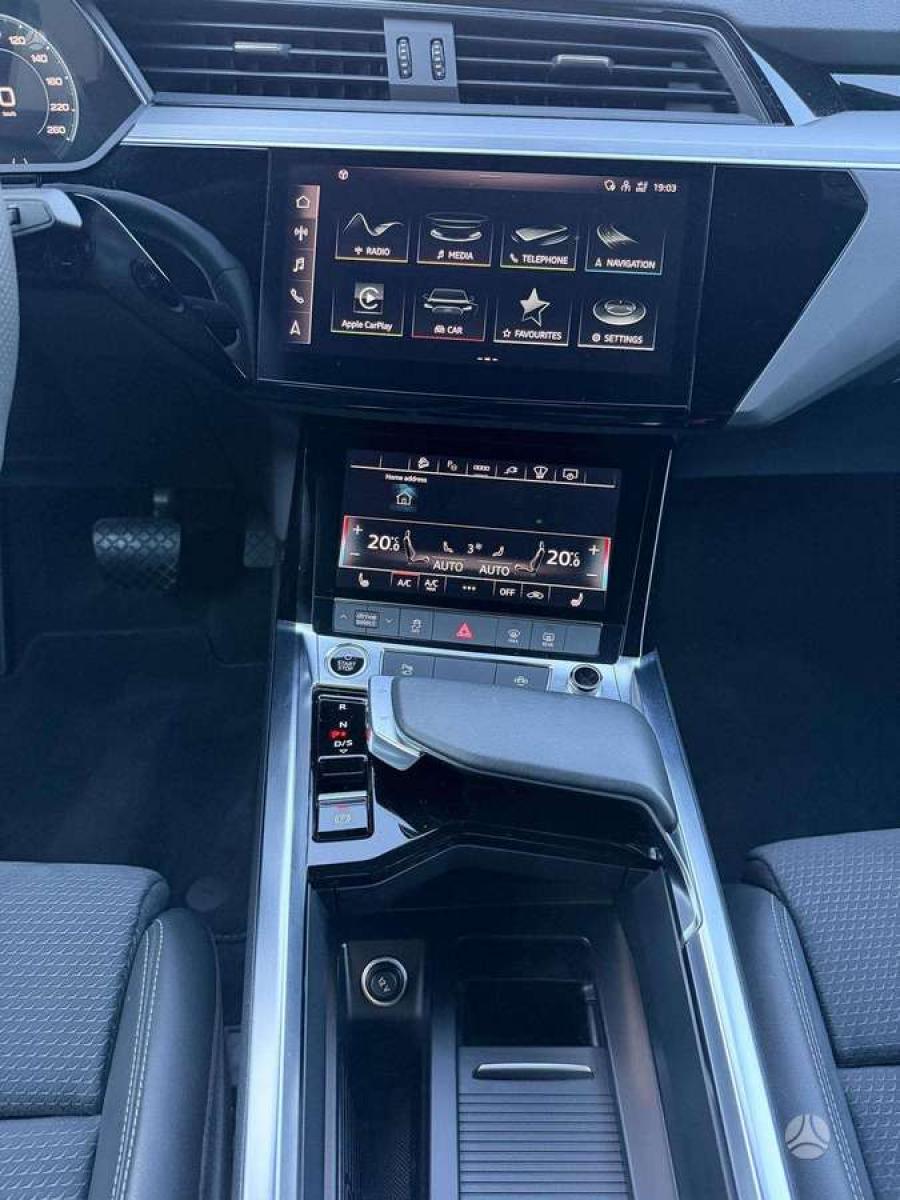 White Audi E-Tron 2022 in Vilnius, with an engine capacity of 0.00 L and mileage of 69 thousand km for 34990 €, photo 14 on AUTOMOTO.COM.LV