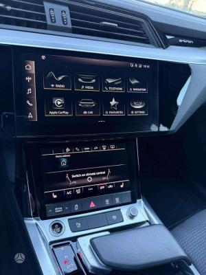 White Audi E-Tron 2022 in Vilnius, with an engine capacity of 0.00 L and mileage of 69 thousand km for 34990 €, photo 15 on AUTOMOTO.COM.LV