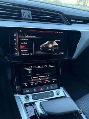 White Audi E-Tron 2022 in Vilnius, with an engine capacity of 0.00 L and mileage of 69 thousand km for 34990 €, photo 18 on AUTOMOTO.COM.LV