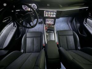 White Audi E-Tron 2022 in Vilnius, with an engine capacity of 0.00 L and mileage of 69 thousand km for 34990 €, photo 25 on AUTOMOTO.COM.LV