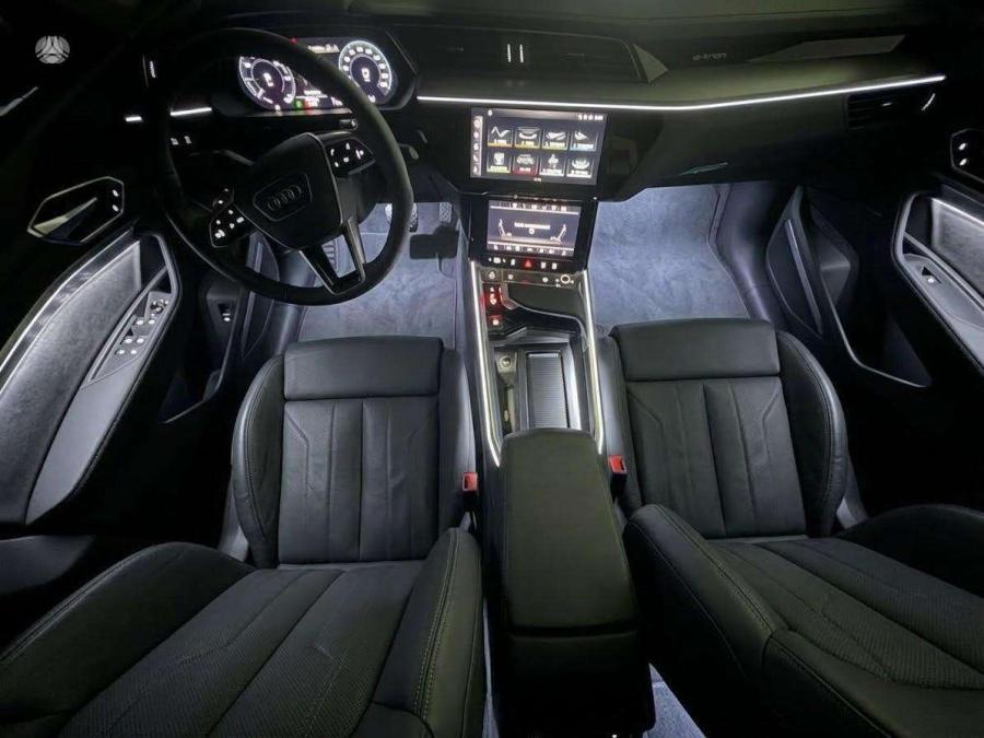 White Audi E-Tron 2022 in Vilnius, with an engine capacity of 0.00 L and mileage of 69 thousand km for 34990 €, photo 25 on AUTOMOTO.COM.LV