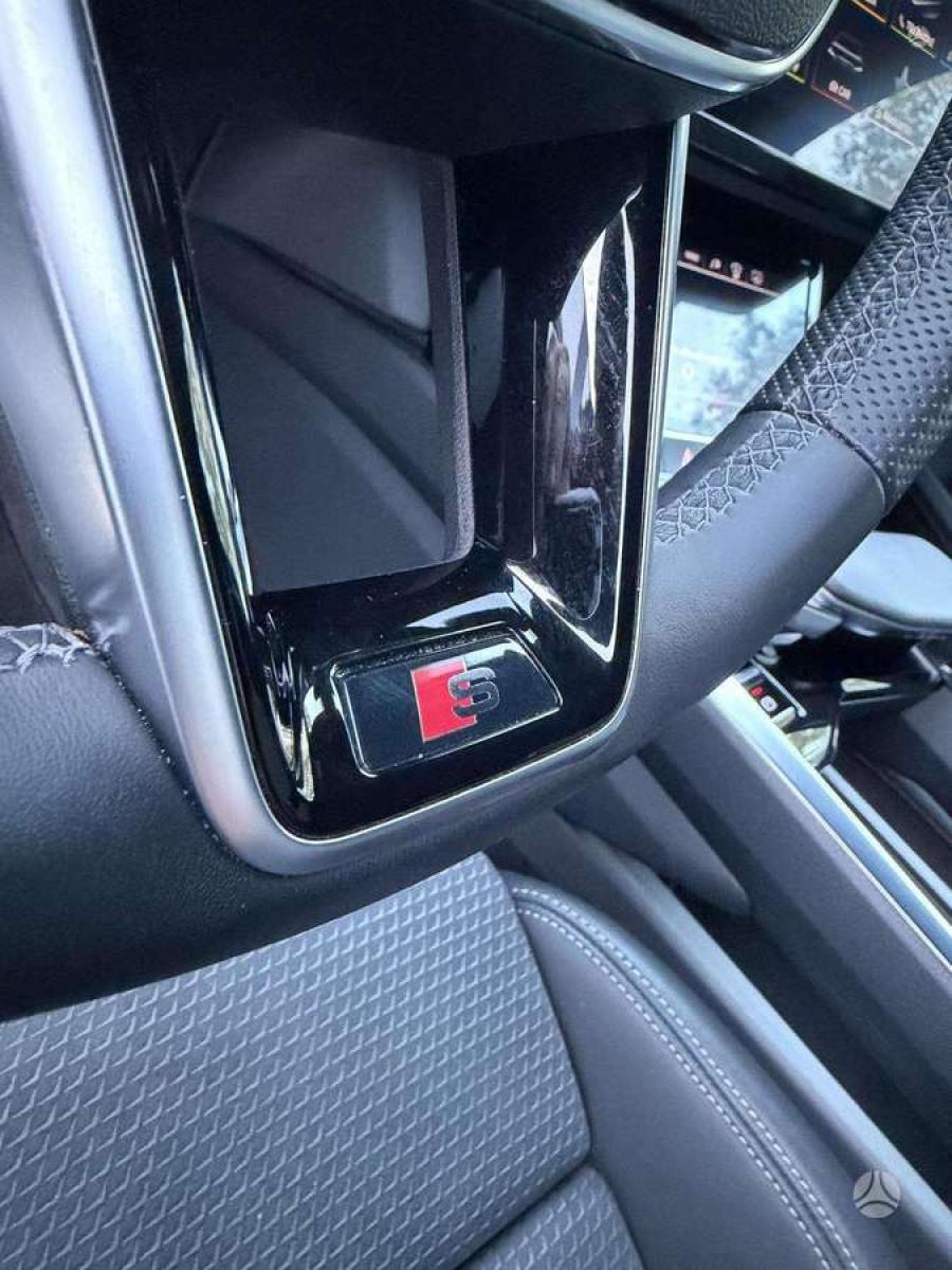 White Audi E-Tron 2022 in Vilnius, with an engine capacity of 0.00 L and mileage of 69 thousand km for 34990 €, photo 32 on AUTOMOTO.COM.LV