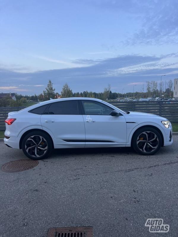 Balts Audi E-Tron 2022 Viļņa, ar dzinēja tilpumu 0.00 L un nobraukumu 99 tūkst. km par 39700 €, foto 4 vietnē AUTOMOTO.COM.LV