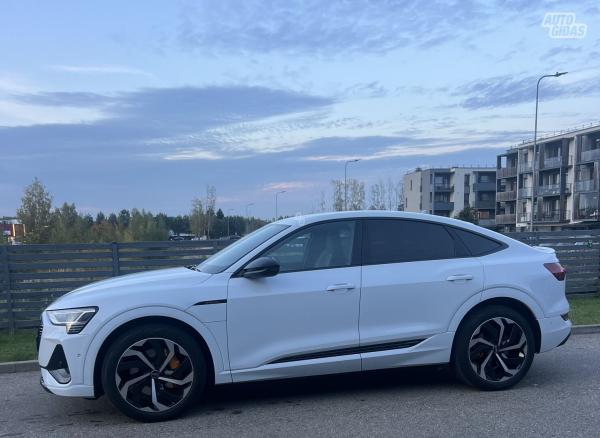 Balts Audi E-Tron 2022 Viļņa, ar dzinēja tilpumu 0.00 L un nobraukumu 99 tūkst. km par 39700 €, foto 5 vietnē AUTOMOTO.COM.LV