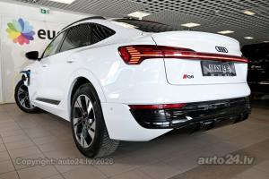 Balts Audi E-Tron 2023 Tallina, ar dzinēja tilpumu 0.00 L un nobraukumu 70 tūkst. km par 52990 €, foto 4 vietnē AUTOMOTO.COM.LV