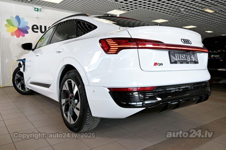 Balts Audi E-Tron 2023 Tallina, ar dzinēja tilpumu 0.00 L un nobraukumu 70 tūkst. km par 52990 €, foto 4 vietnē AUTOMOTO.COM.LV