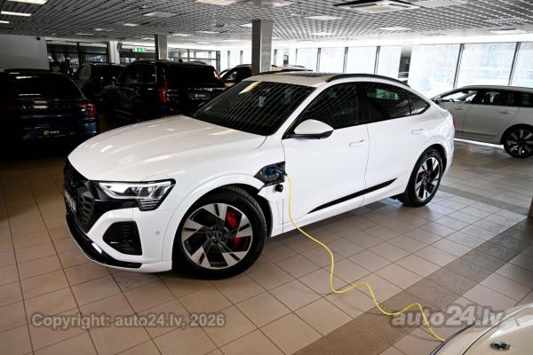 White Audi E-Tron 2023 in Tallinn, with an engine capacity of 0.00 L and mileage of 70 thousand km for 52990 €, photo 6 on AUTOMOTO.COM.LV