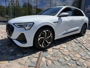 Balts Audi E-Tron 2023 Rīga, ar dzinēja tilpumu 0.00 L un nobraukumu 131 tūkst. km par 31999 €, foto 1 vietnē AUTOMOTO.COM.LV