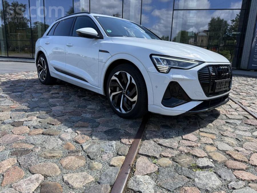 Balts Audi E-Tron 2023 Rīga, ar dzinēja tilpumu 0.00 L un nobraukumu 131 tūkst. km par 31999 €, foto 3 vietnē AUTOMOTO.COM.LV