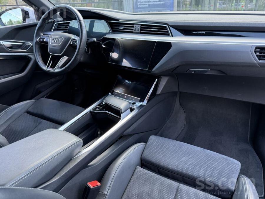 Balts Audi E-Tron 2023 Rīga, ar dzinēja tilpumu 0.00 L un nobraukumu 131 tūkst. km par 31999 €, foto 9 vietnē AUTOMOTO.COM.LV