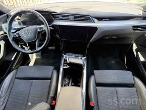 Balts Audi E-Tron 2023 Rīga, ar dzinēja tilpumu 0.00 L un nobraukumu 131 tūkst. km par 31999 €, foto 23 vietnē AUTOMOTO.COM.LV